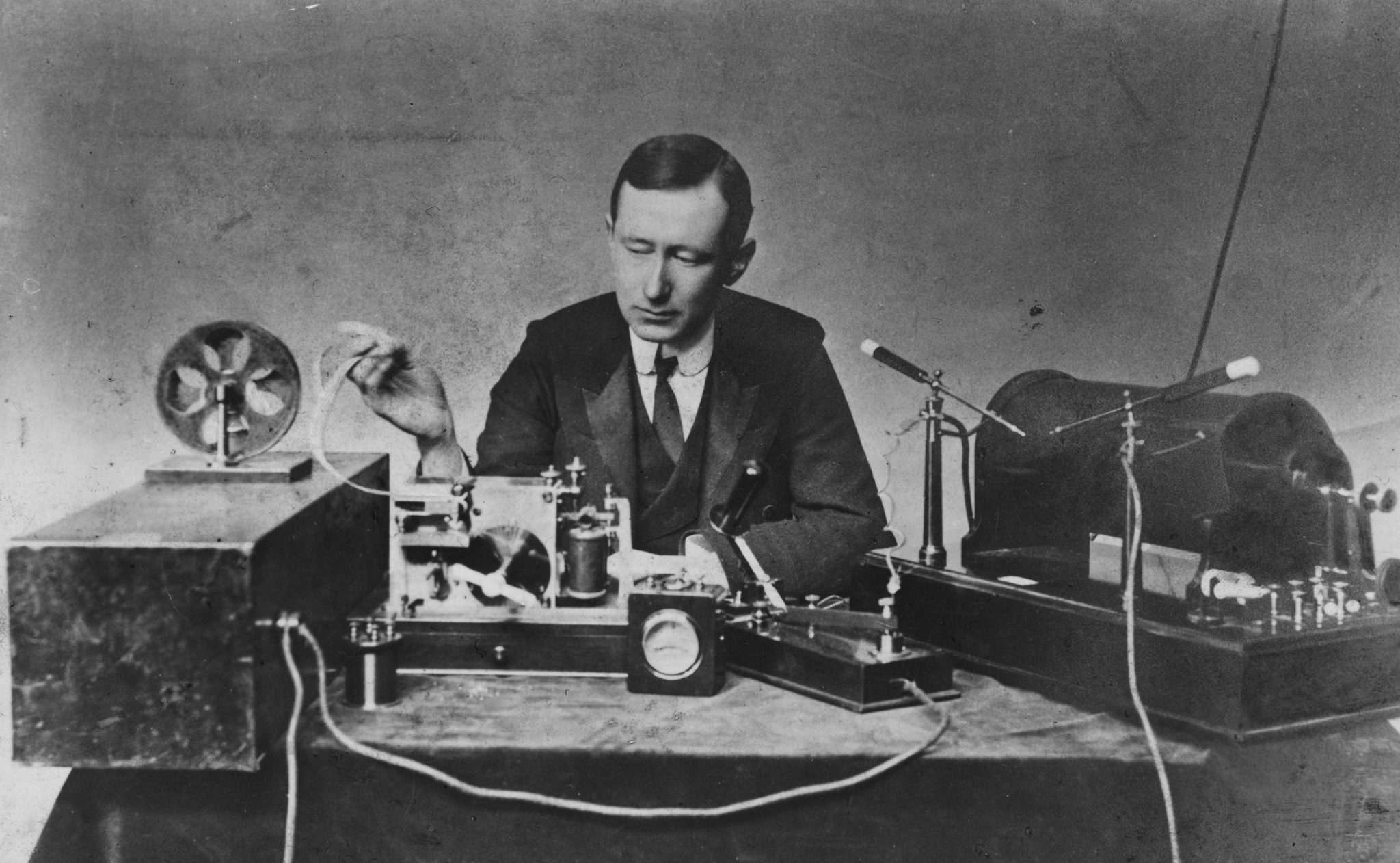 AI: ⚡📜 Morse (Telegraph), 📞🗣️ Bell (Telephone), and 📡🌊 Marconi (Radio ...